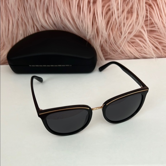 Accessories | Sun Trends Polarized Chic Black Sunglasses With Gold Accent | Poshmark
